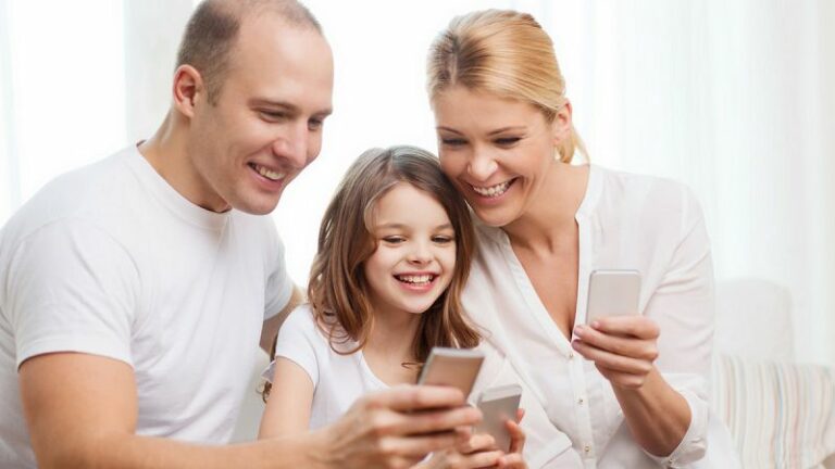 10 Positive And Negative Effects of Technology on Our Health